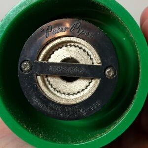 peter piper | Dining | Peter Piper Green Pepper Mill Vintage 98s Made ...